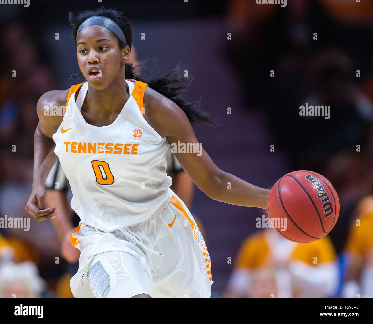 November 9, 2015: Tennessee Lady Volunteers Jordan Reynolds #0 brings ...