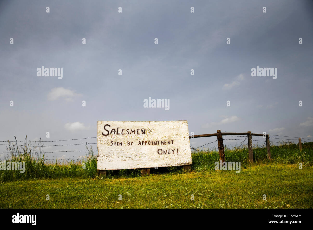 No salesman sign hi-res stock photography and images - Alamy