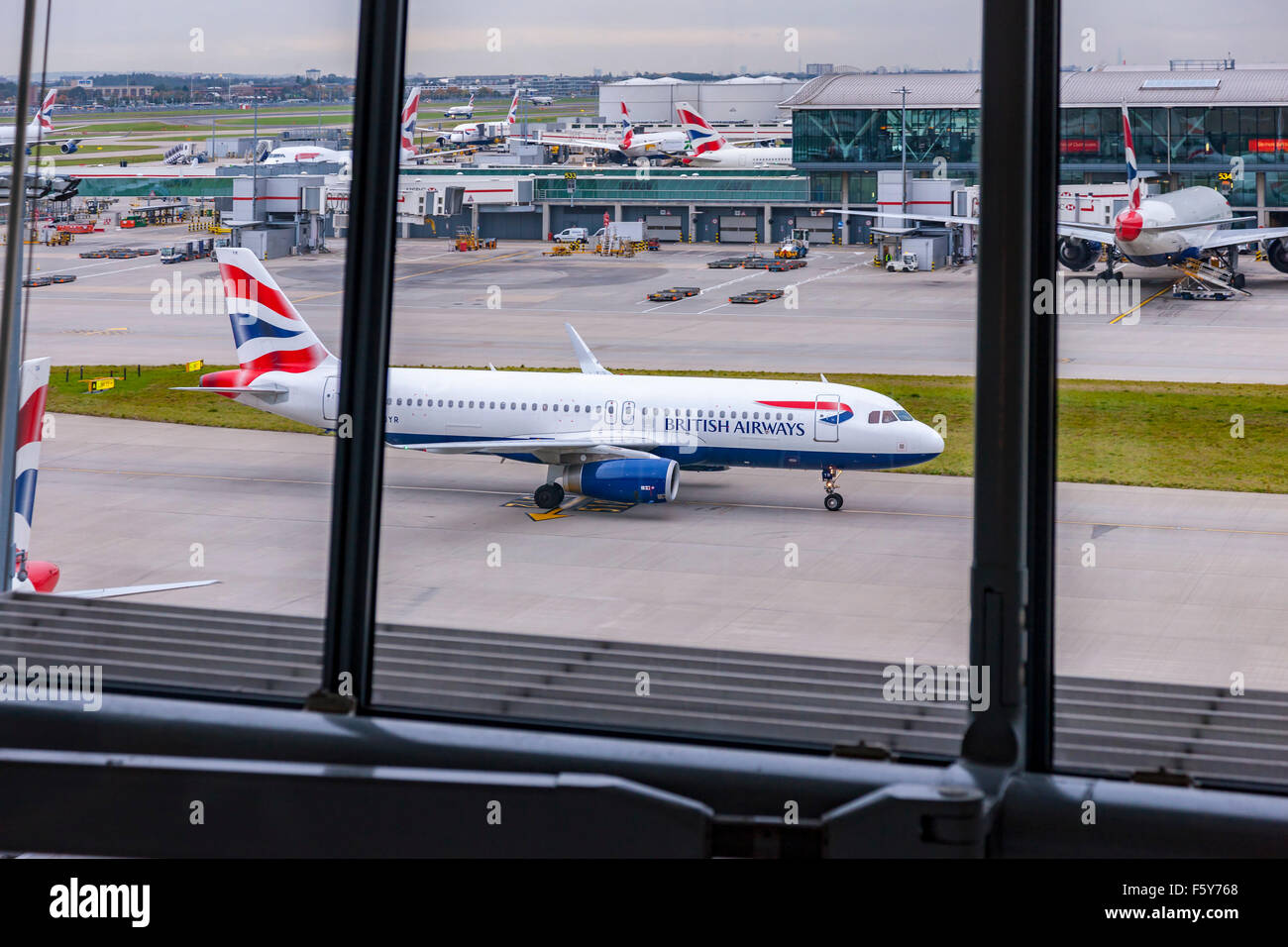British airways terminal 5 hi-res stock photography and images - Alamy