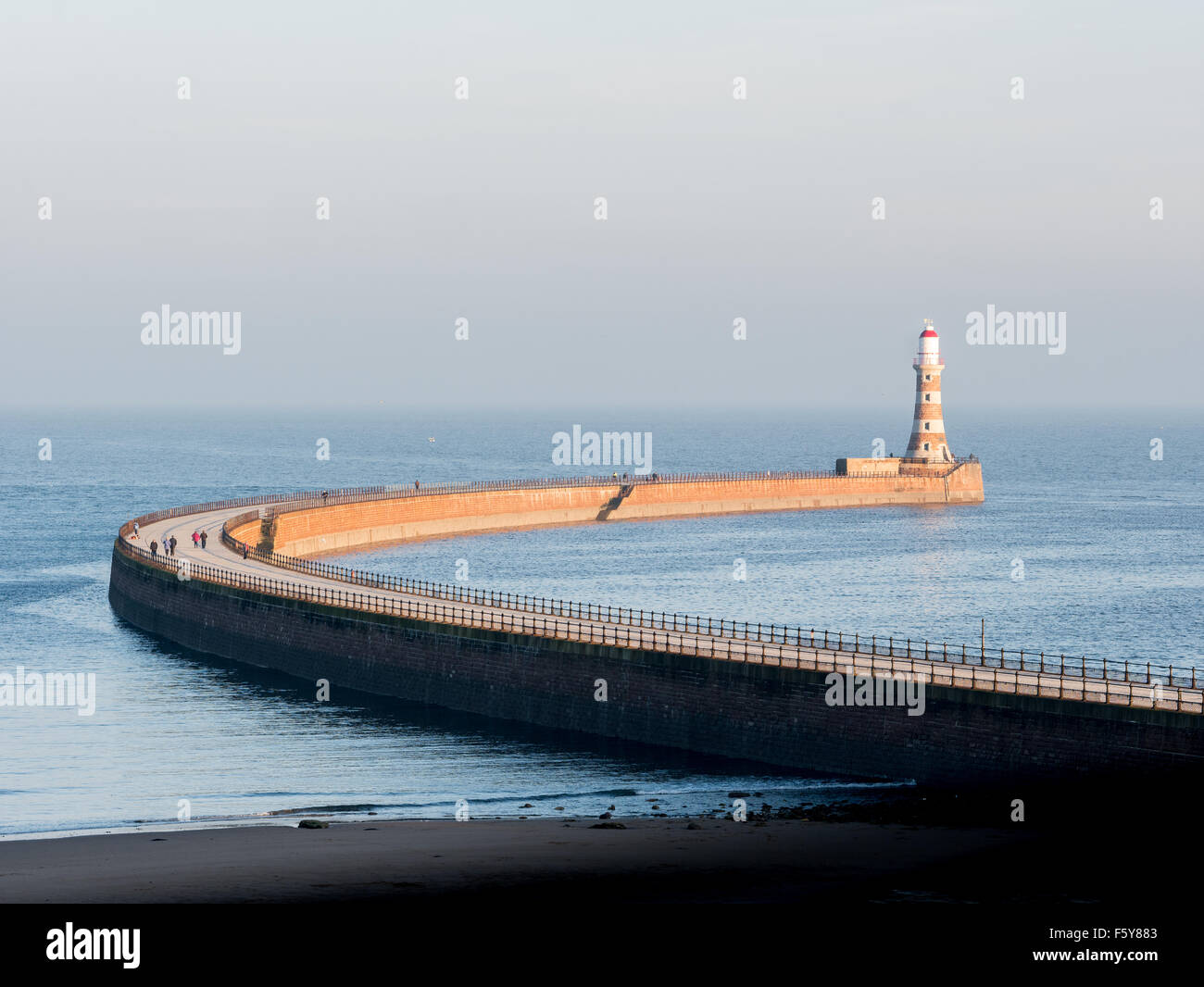 Lighthouse at Roker pier and harbour, Sunderland, England Stock Photo ...