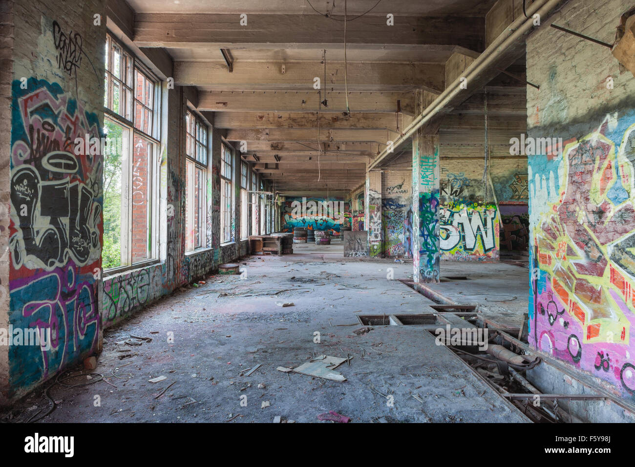Old abandoned factory hall Stock Photo - Alamy