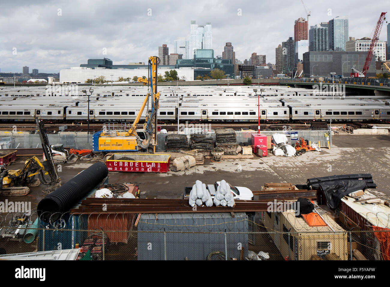 View from High Line towards New York skyline. The High Line 3rd Phase ...