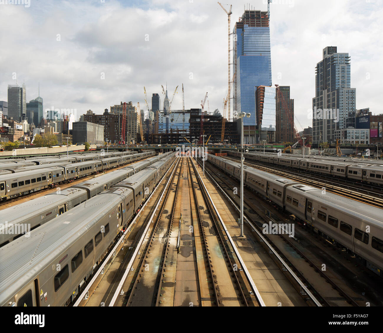 New york 5 line hi-res stock photography and images - Alamy
