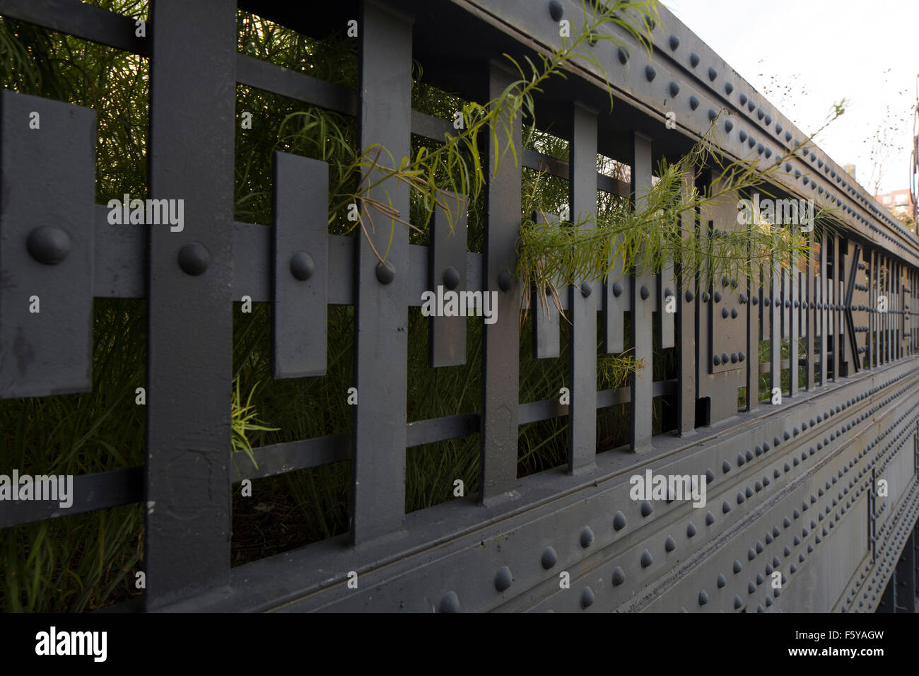 Detail of High Line railings. The High Line 3rd Phase, Manhatten ...