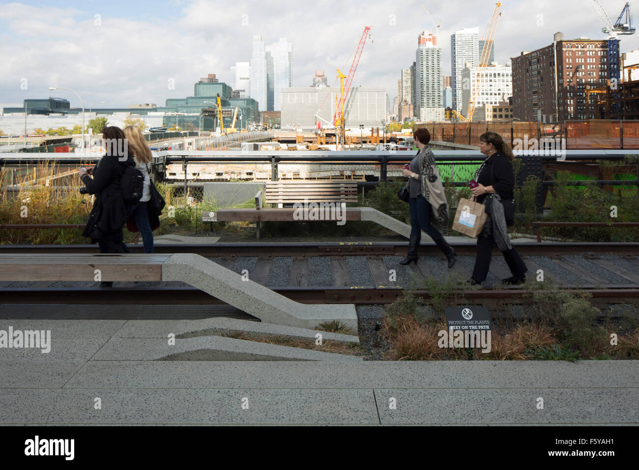 View of High Line benches and old rail track. The High Line 3rd Phase ...