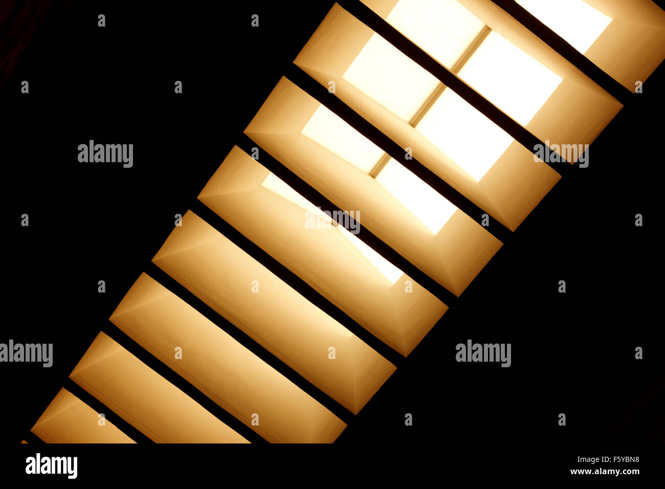 Diagonal image hi-res stock photography and images - Alamy