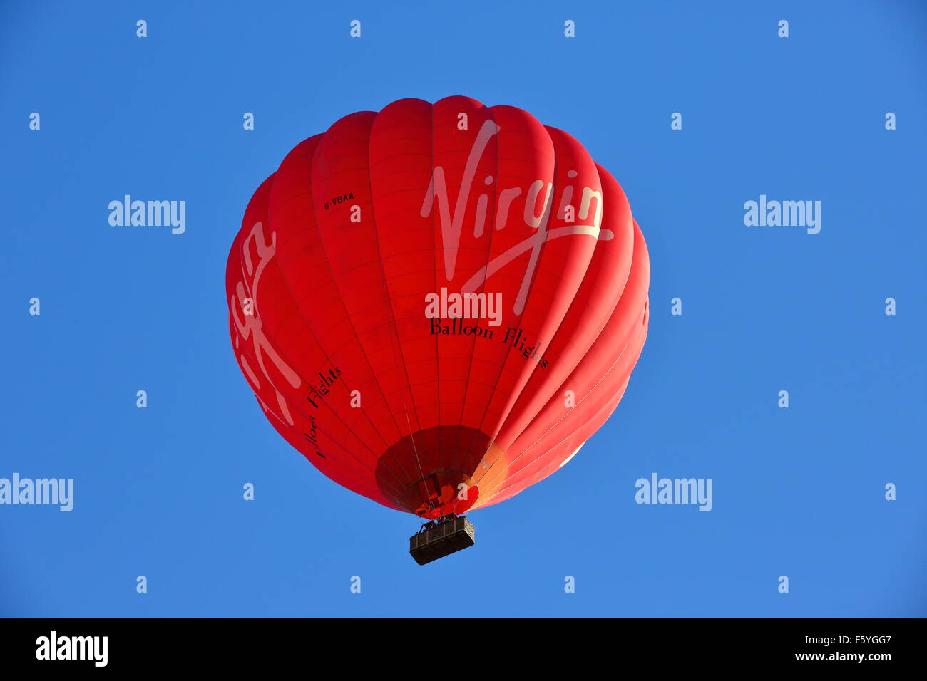 Red and blue hot air balloon hi-res stock photography and images - Alamy