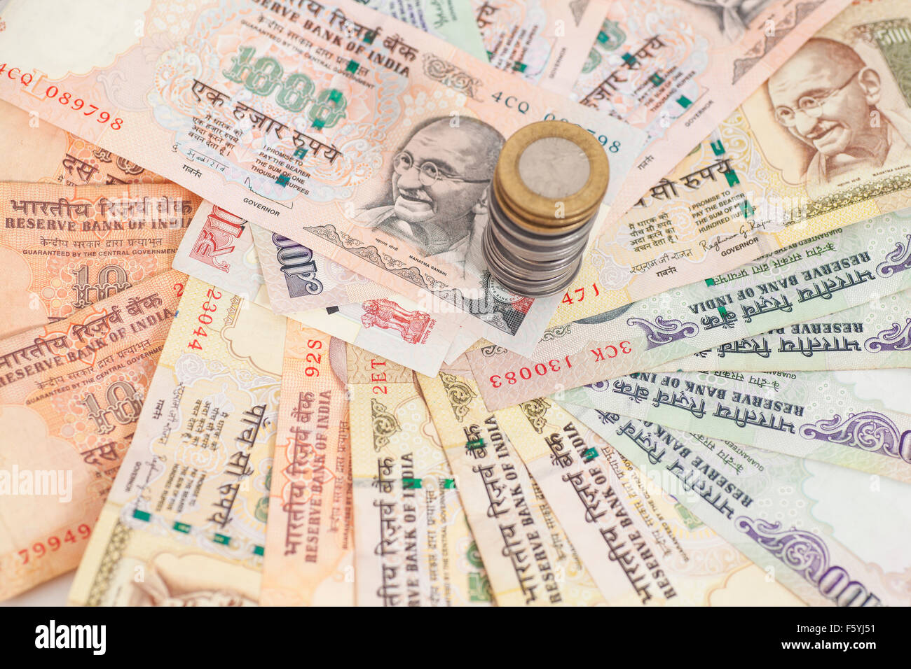 Indian currency notes and coins hi-res stock photography and images - Alamy