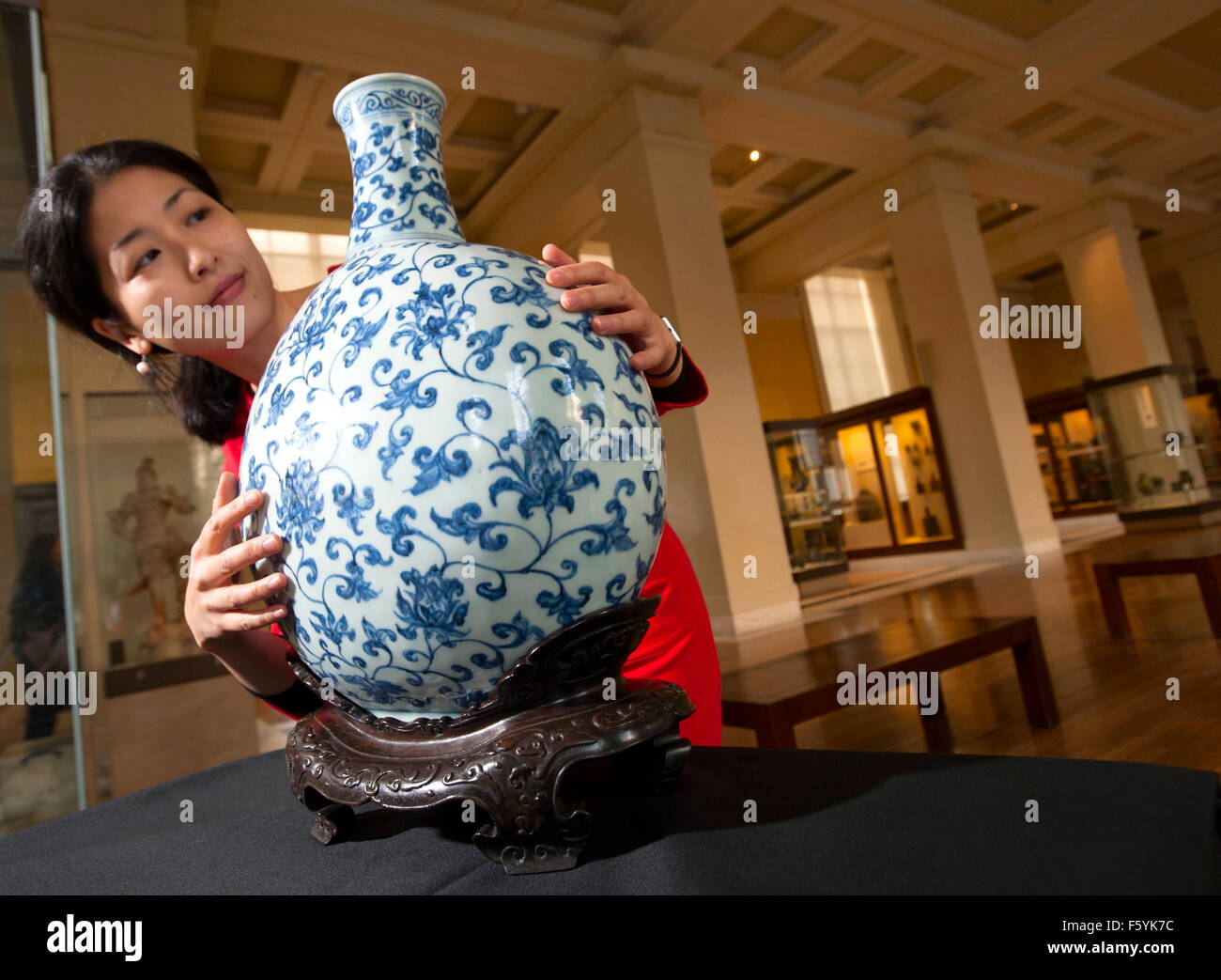 Yu-Ping Luk Project Curator and Ming porcelain flask painted with ...