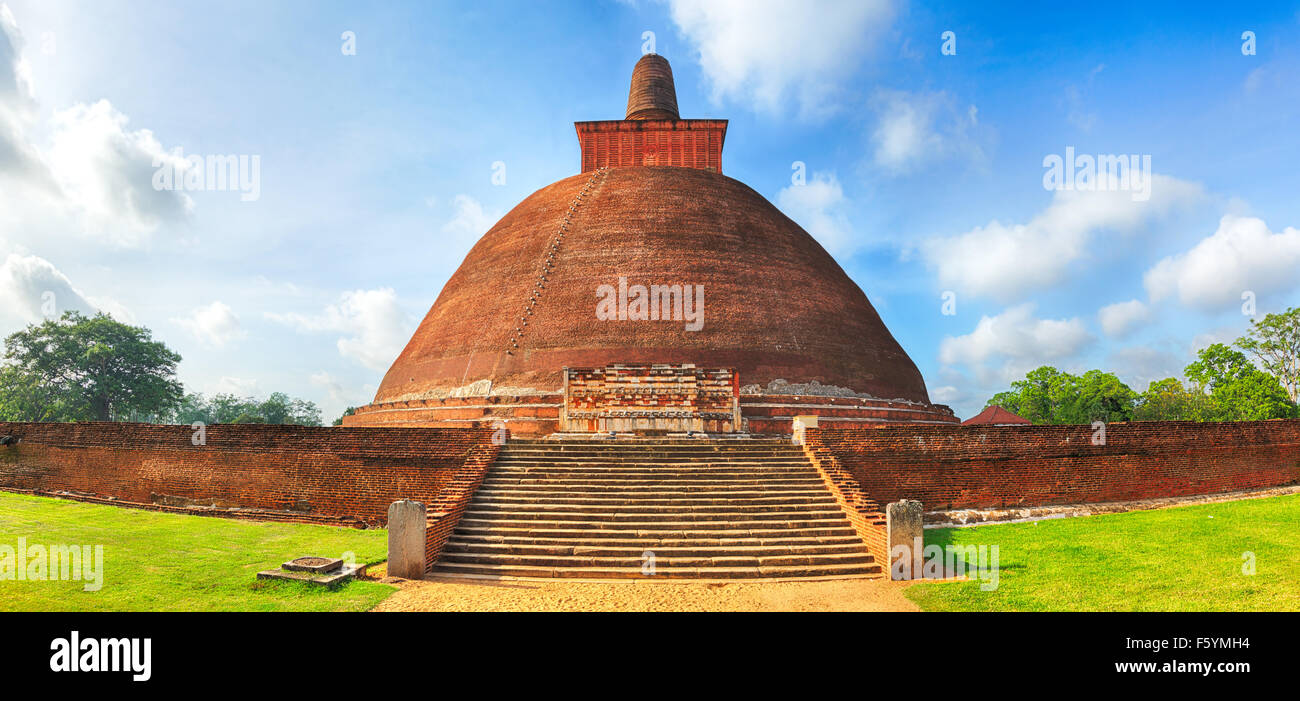 Jetavanaramaya dagoba in the ruins of Jetavana in the sacred world ...