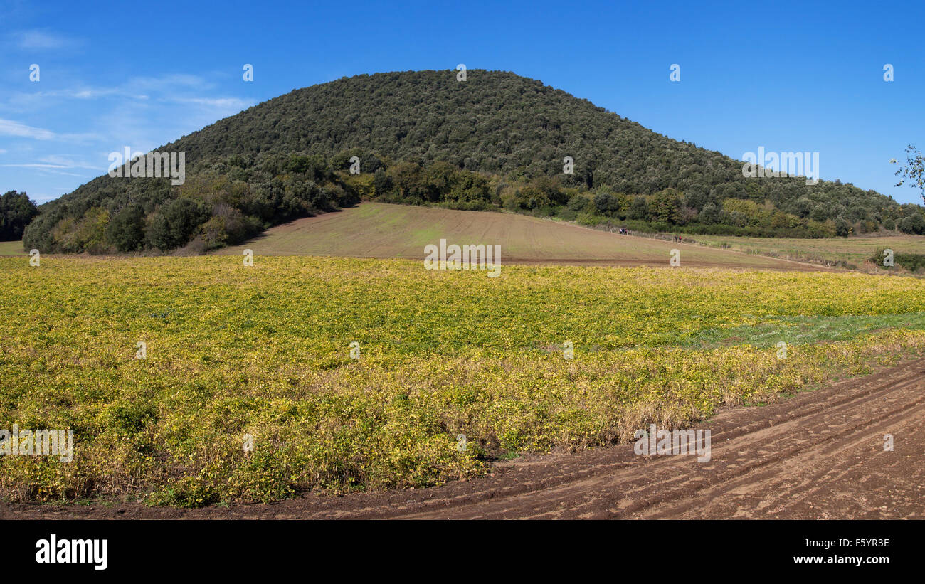 Croscat volcano hi-res stock photography and images - Alamy