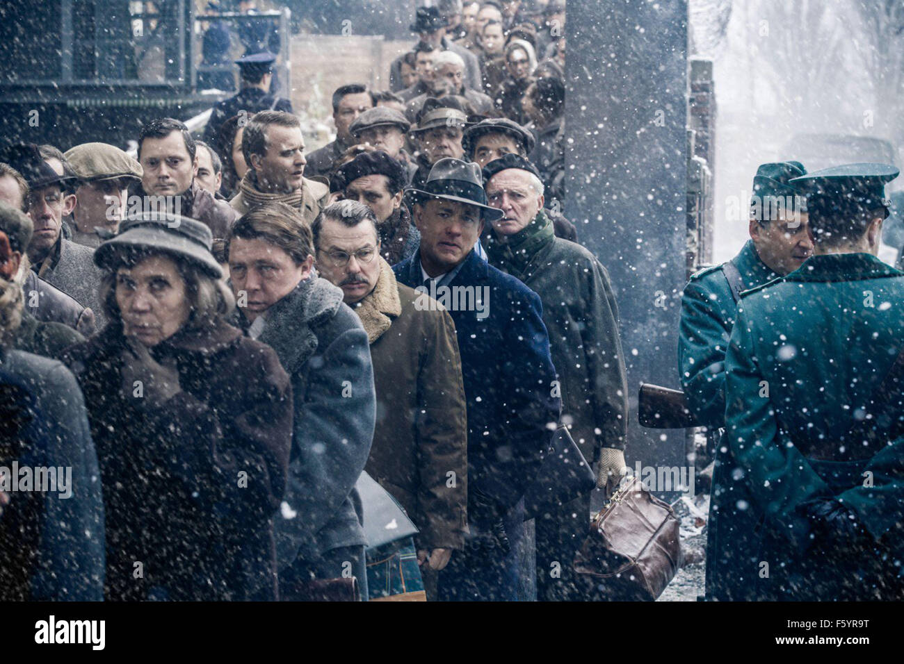 BRIDGE OF SPIES (2015) TOM HANKS STEVEN SPIELBERG (DIR) MOVIESTORE COLLECTION LTD Stock Photo ...