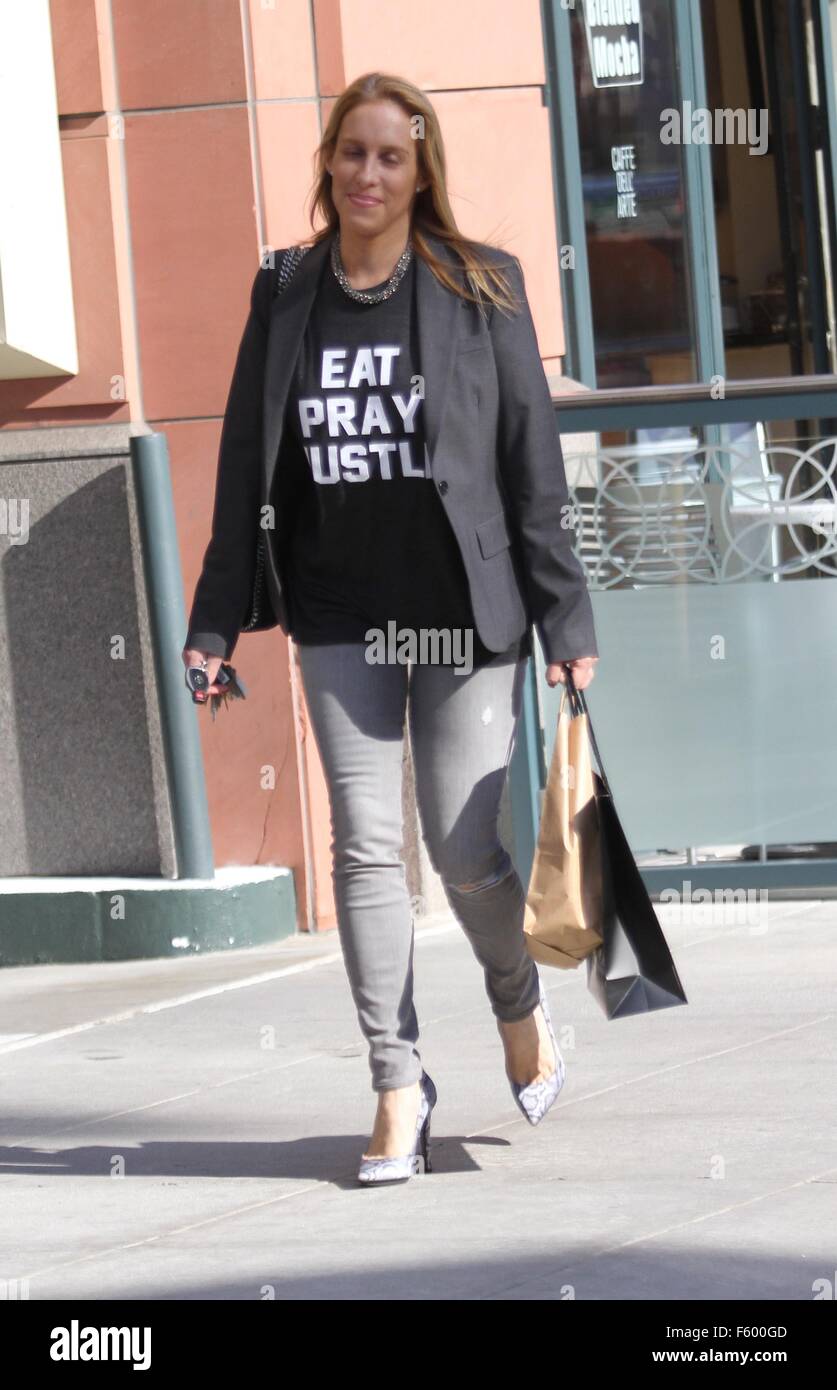 Jenn Berman goes shopping in Beverly Hills wearing a 'Eat, Pray, Hustle ...