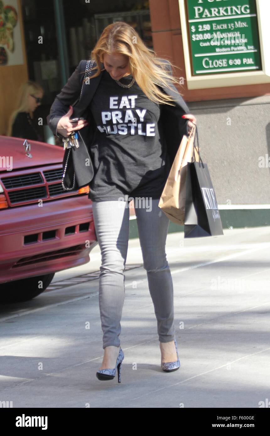 Jenn Berman goes shopping in Beverly Hills wearing a 'Eat, Pray, Hustle ...