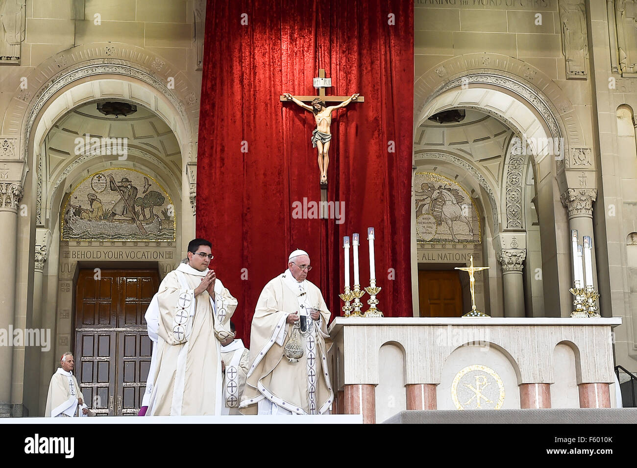 Pope Francis celebrates a Mass and Canonization of Blessed Father ...