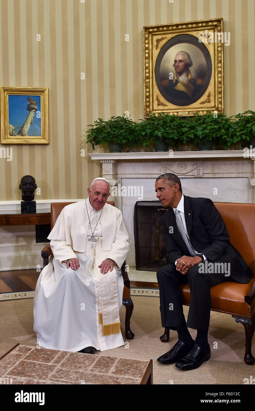 U.S. President Barack Obama with Pope Francis during a state arrival ...