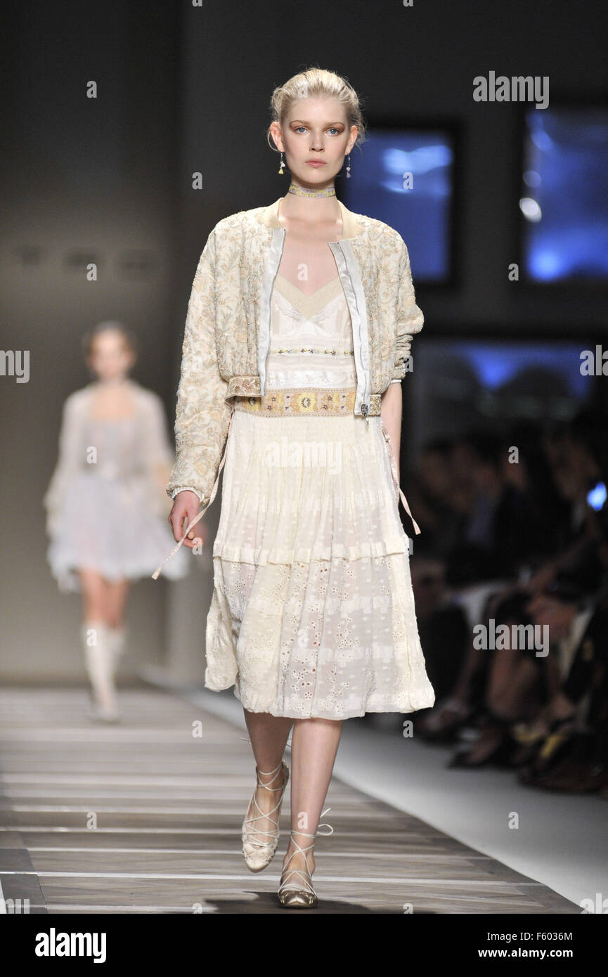 Milan Fashion Week Spring/Summer 2016 - ETRO - Catwalk Featuring: Model ...