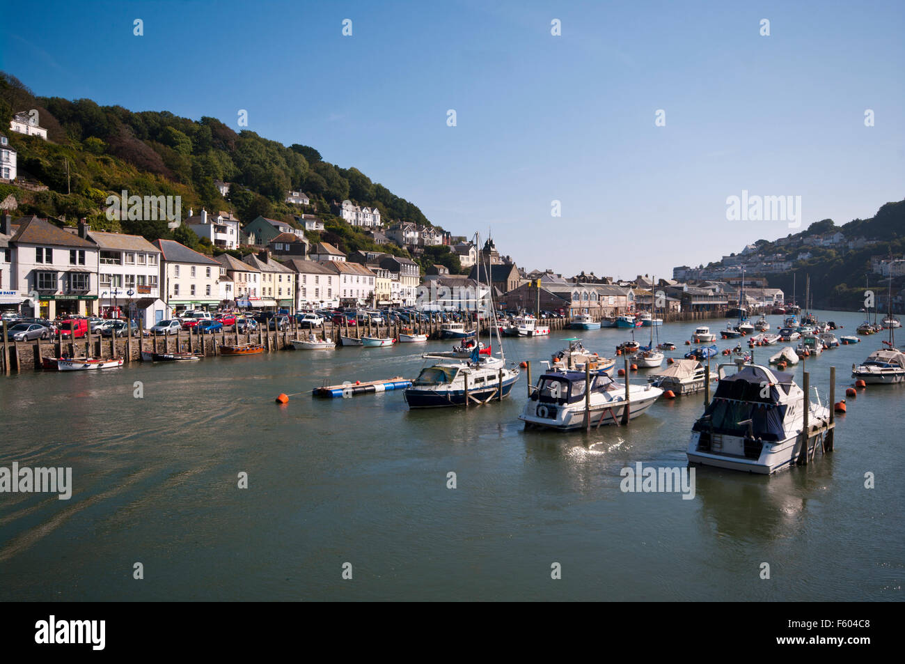 Cornish coastal towns hi-res stock photography and images - Alamy