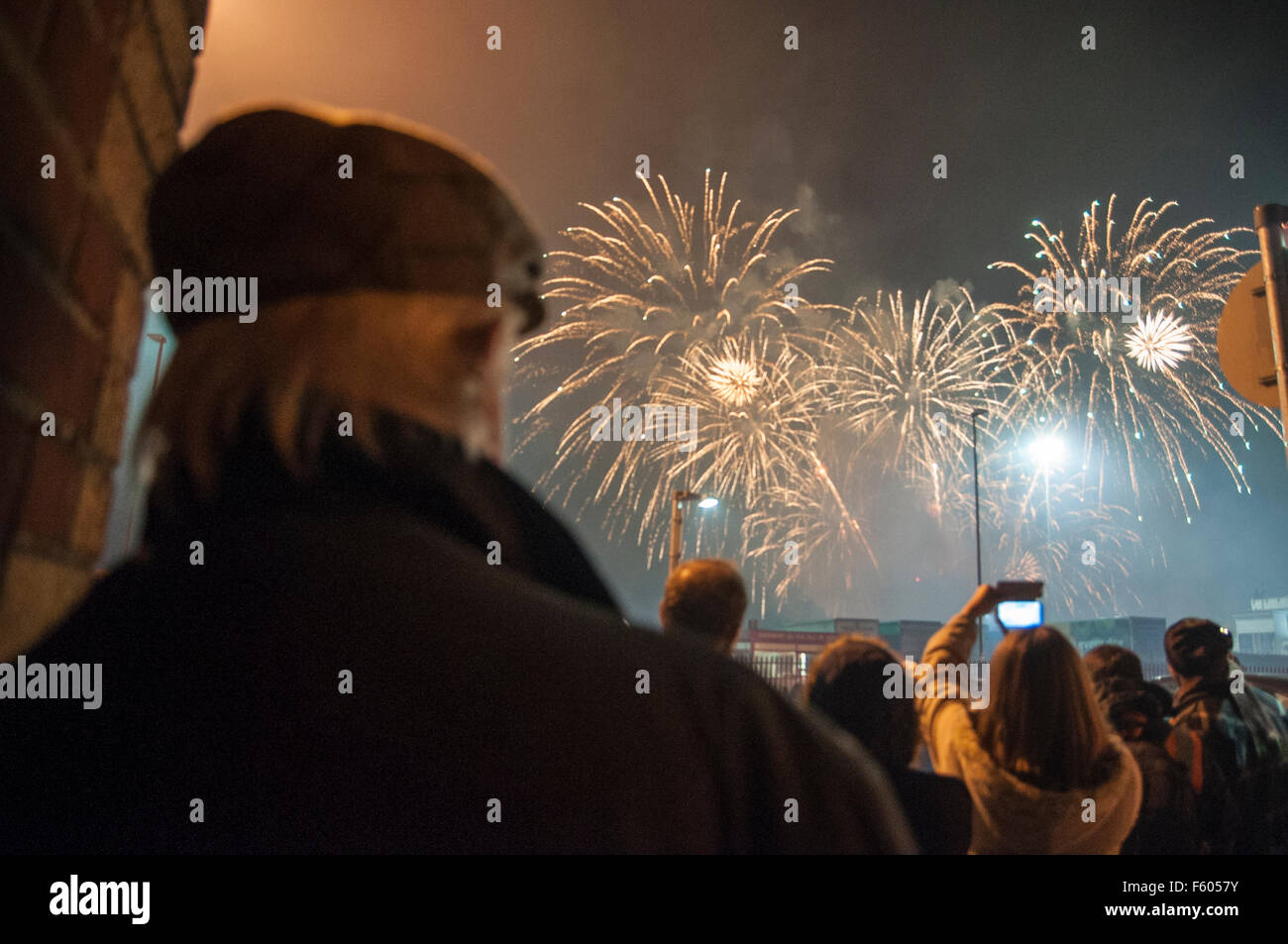 Bonfire night family hi-res stock photography and images - Alamy