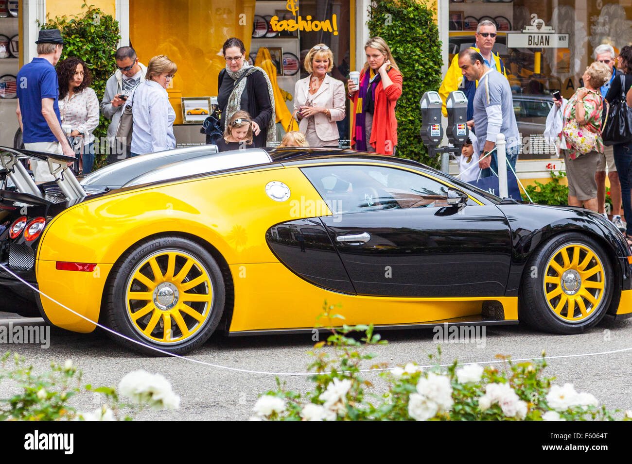 A view rodeo drive in beverly hills hi-res stock photography and images ...
