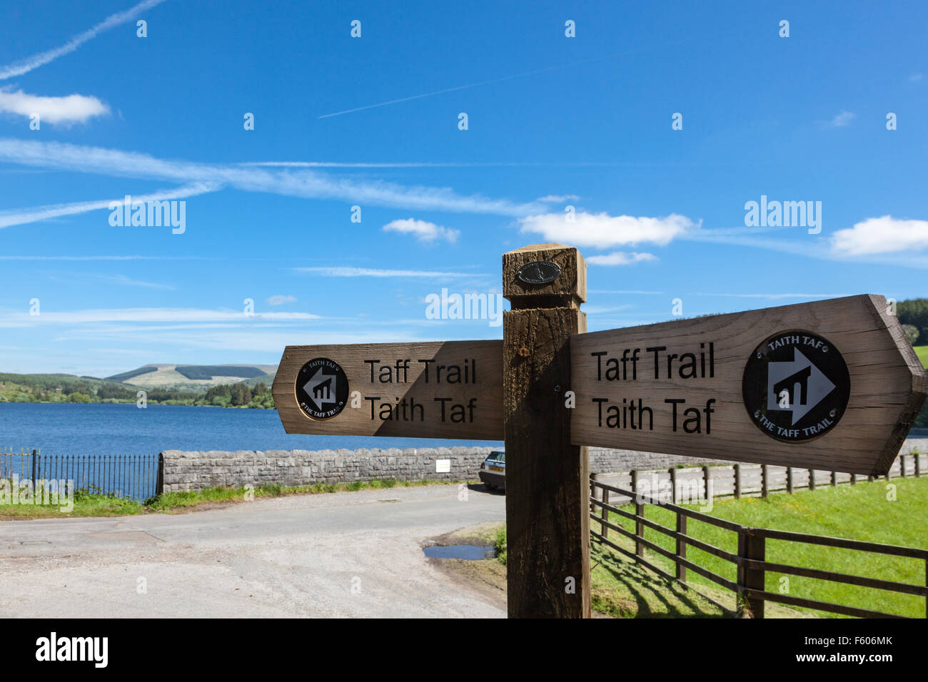Sign post for the Taff Trail next to the Dam on the Llwyn-on Reservoir ...