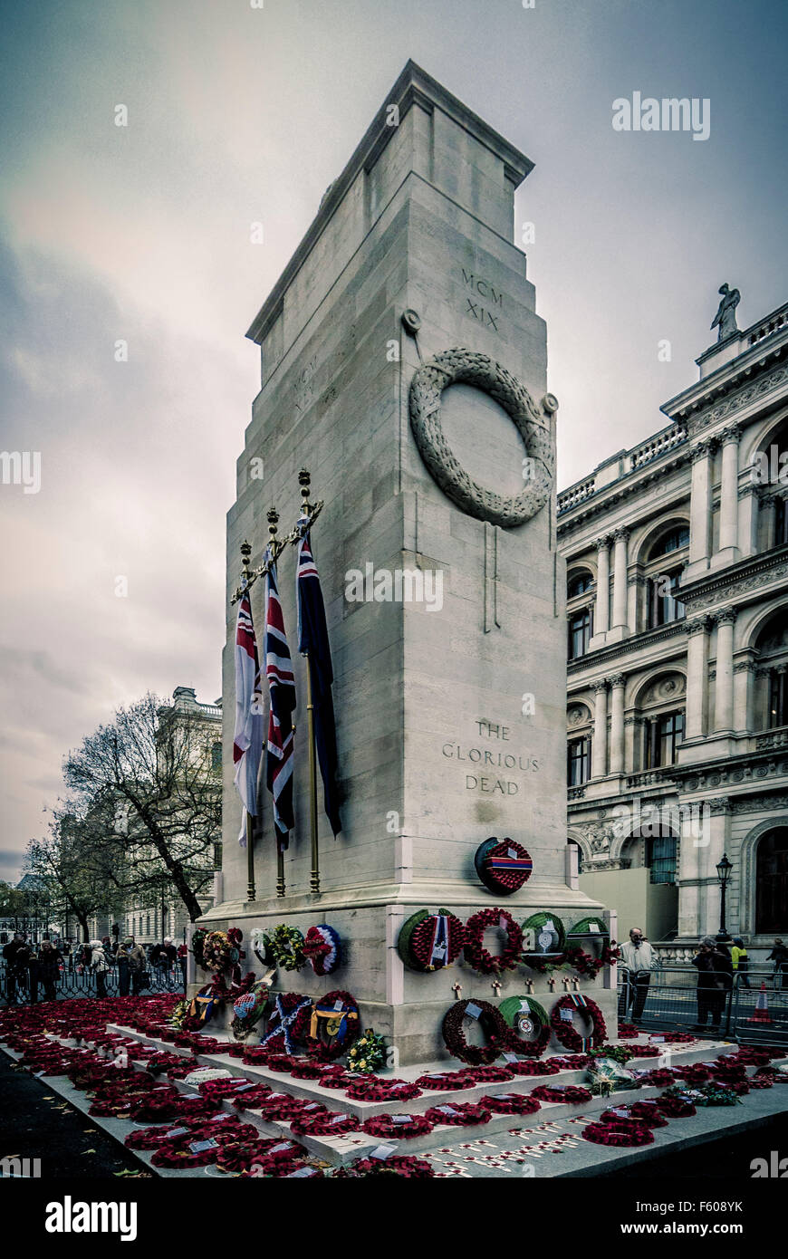 Cenotaph remembrance wreaths hi-res stock photography and images - Alamy