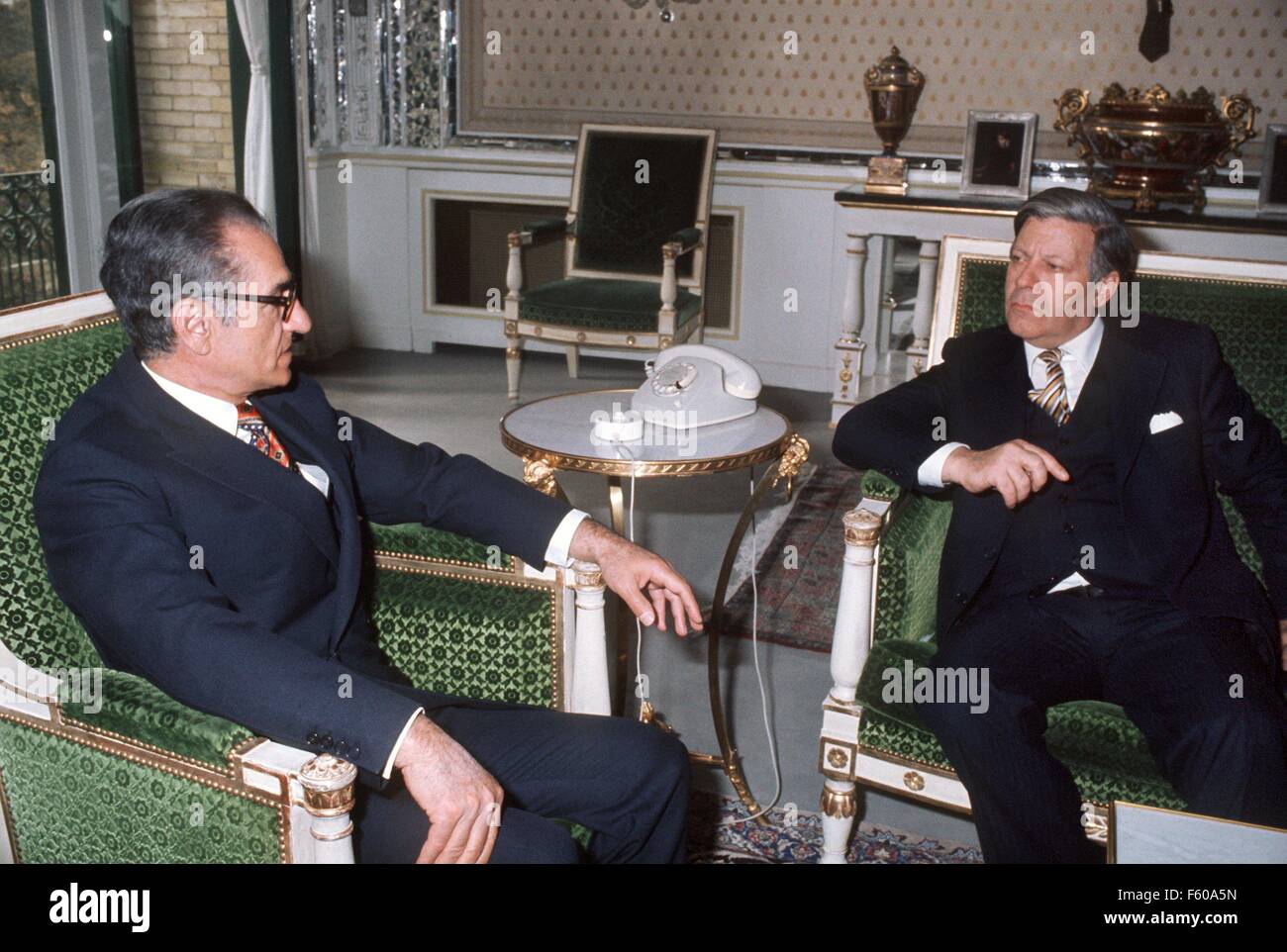 Persian ruler Shah Reza Pahlavi (L) welcomes German Chancellor Helmut ...