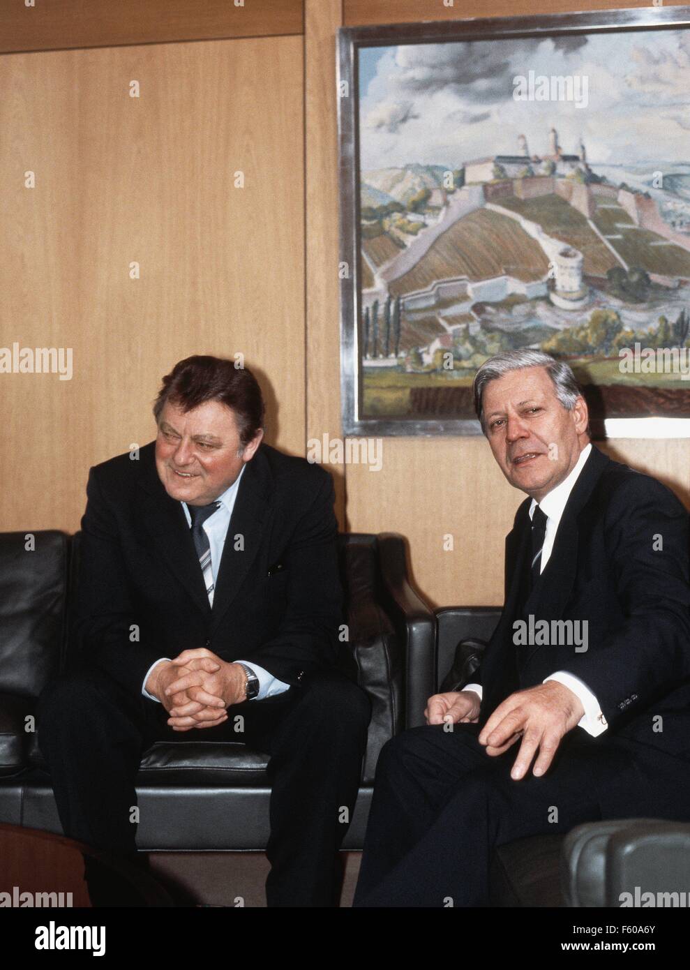 Franz Josef Strauß (L, CSU), who retires from the Bundestag, paid a ...