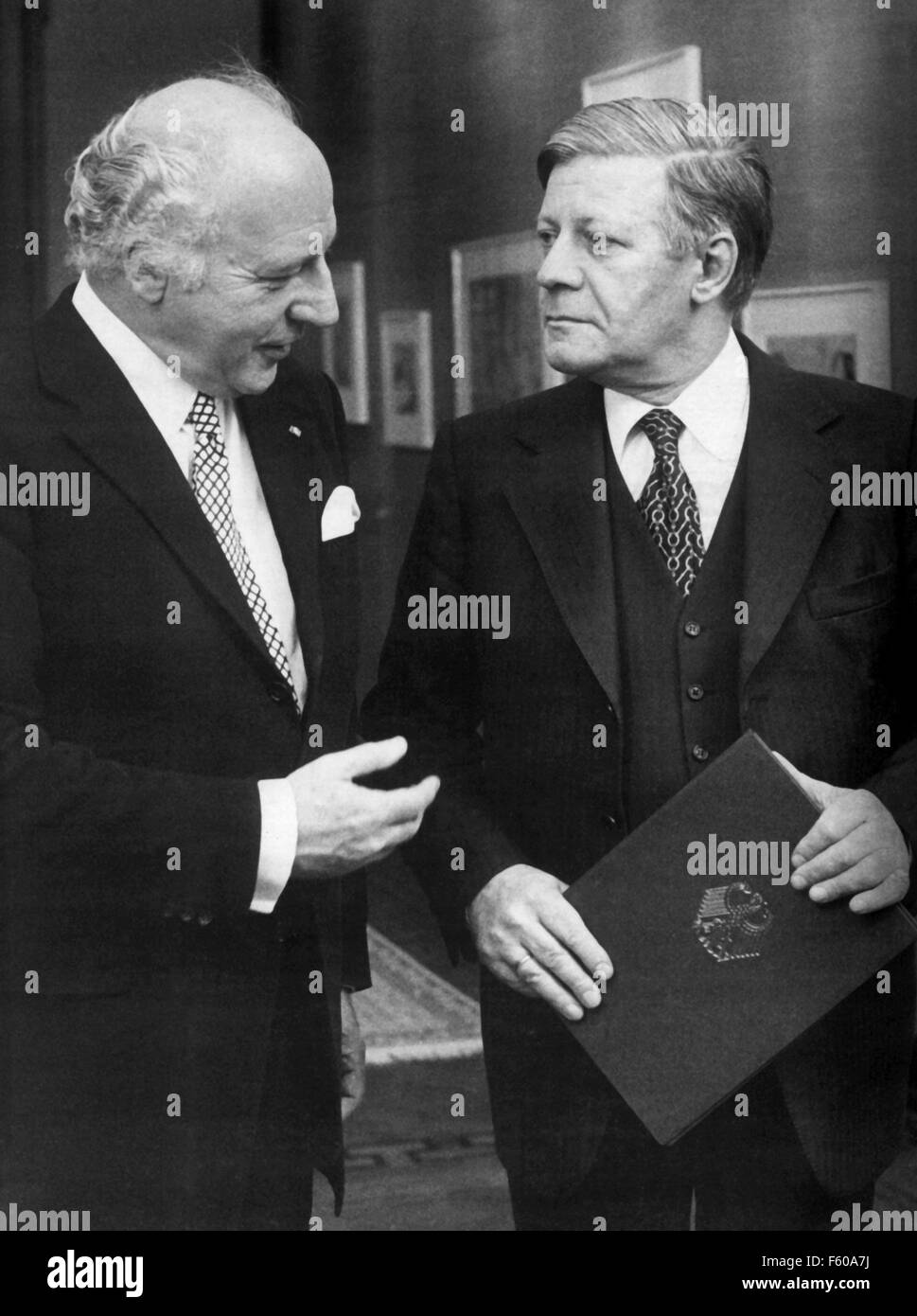 Helmut Schmidt, previous and new Chancellor (R, SPD), after the ...
