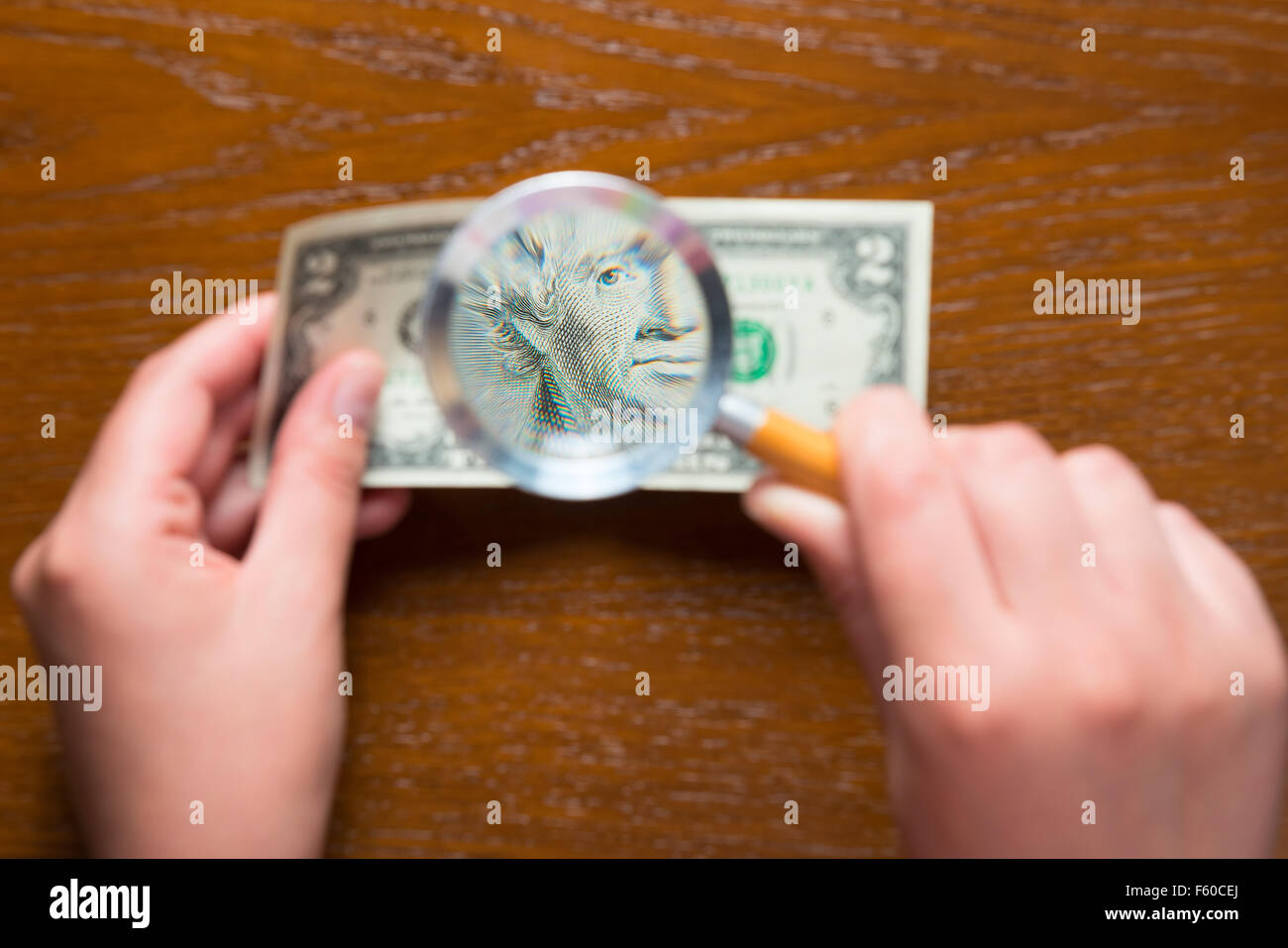 Magnifying lens hi-res stock photography and images - Alamy