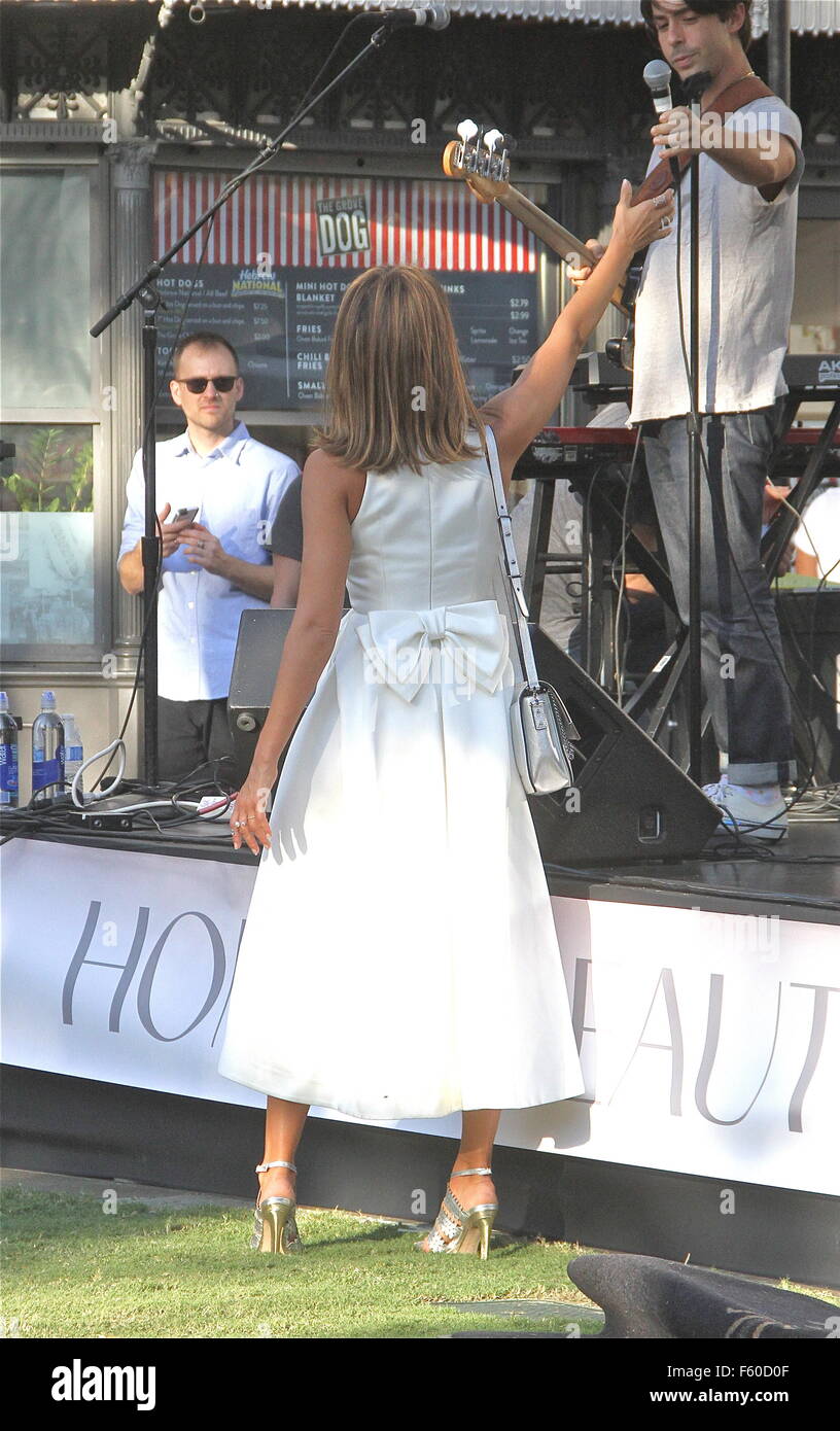 Jessica Alba promotes her Honest Beauty line at The Grove in Hollywood ...