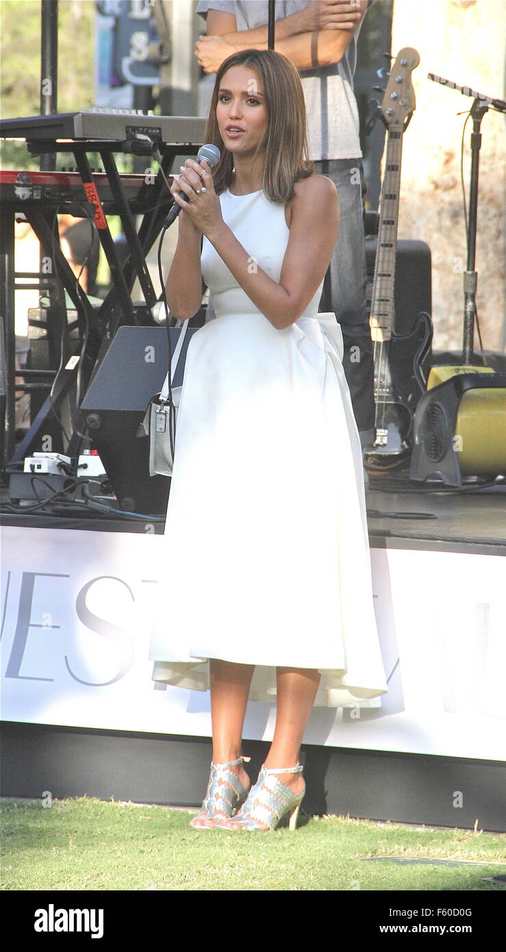 Jessica Alba promotes her Honest Beauty line at The Grove in Hollywood ...