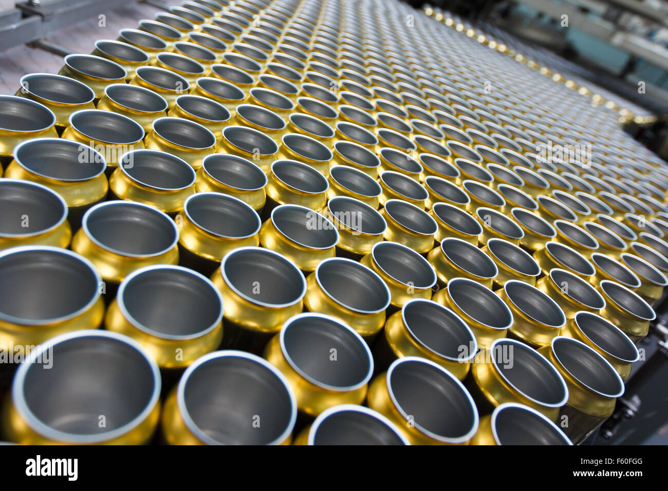 Conveyor belt cans hi-res stock photography and images - Alamy