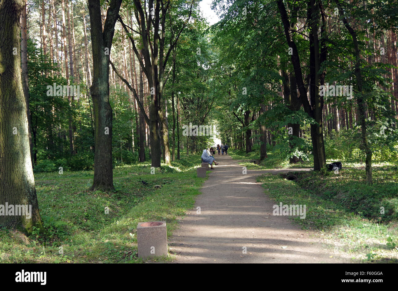 Simple footpaths and seats hi-res stock photography and images - Alamy