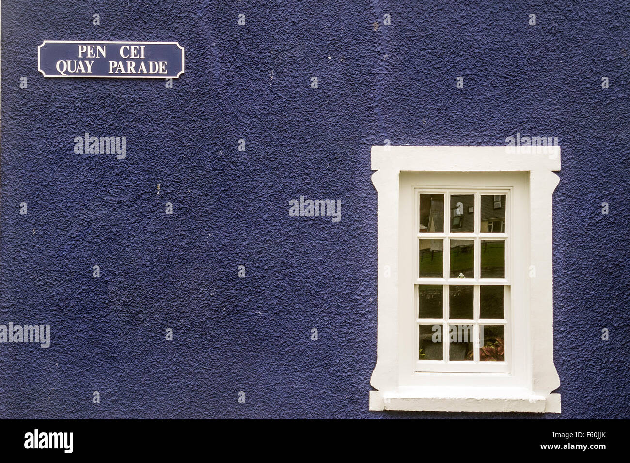 pen cei,quay parade Aberaeron, puerile white window,wood frame window ...