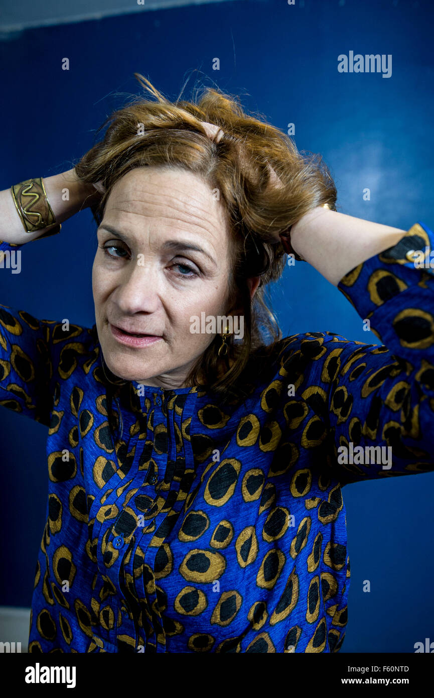 Tracey Chevalier best selling author born in 1962 and grew up in ...