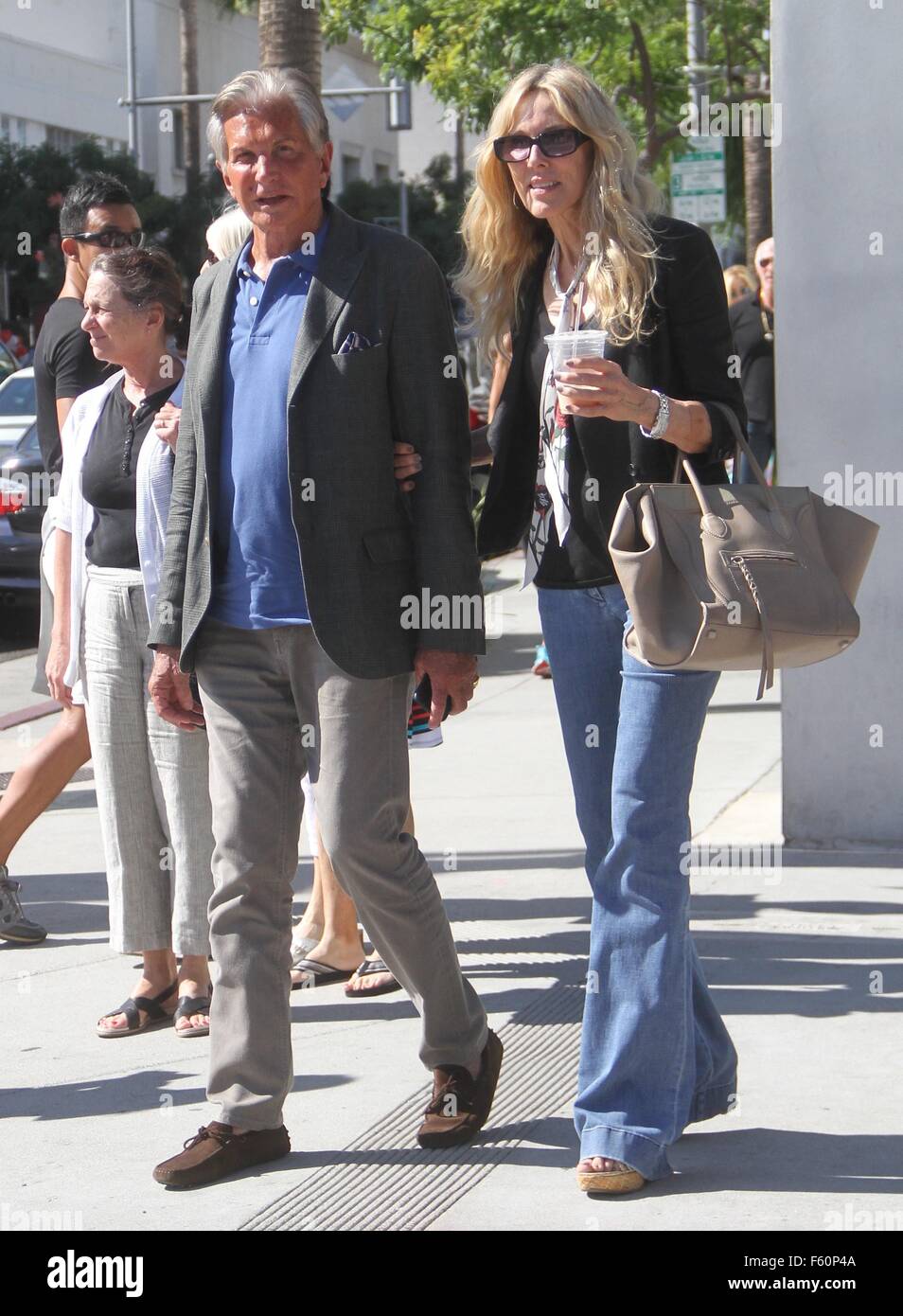 George Hamilton and Alana Stewart enjoy lunch together at Cafe M in ...