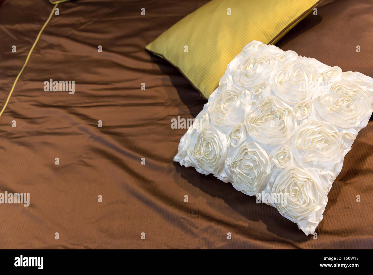 Bed cover texture hi-res stock photography and images - Alamy