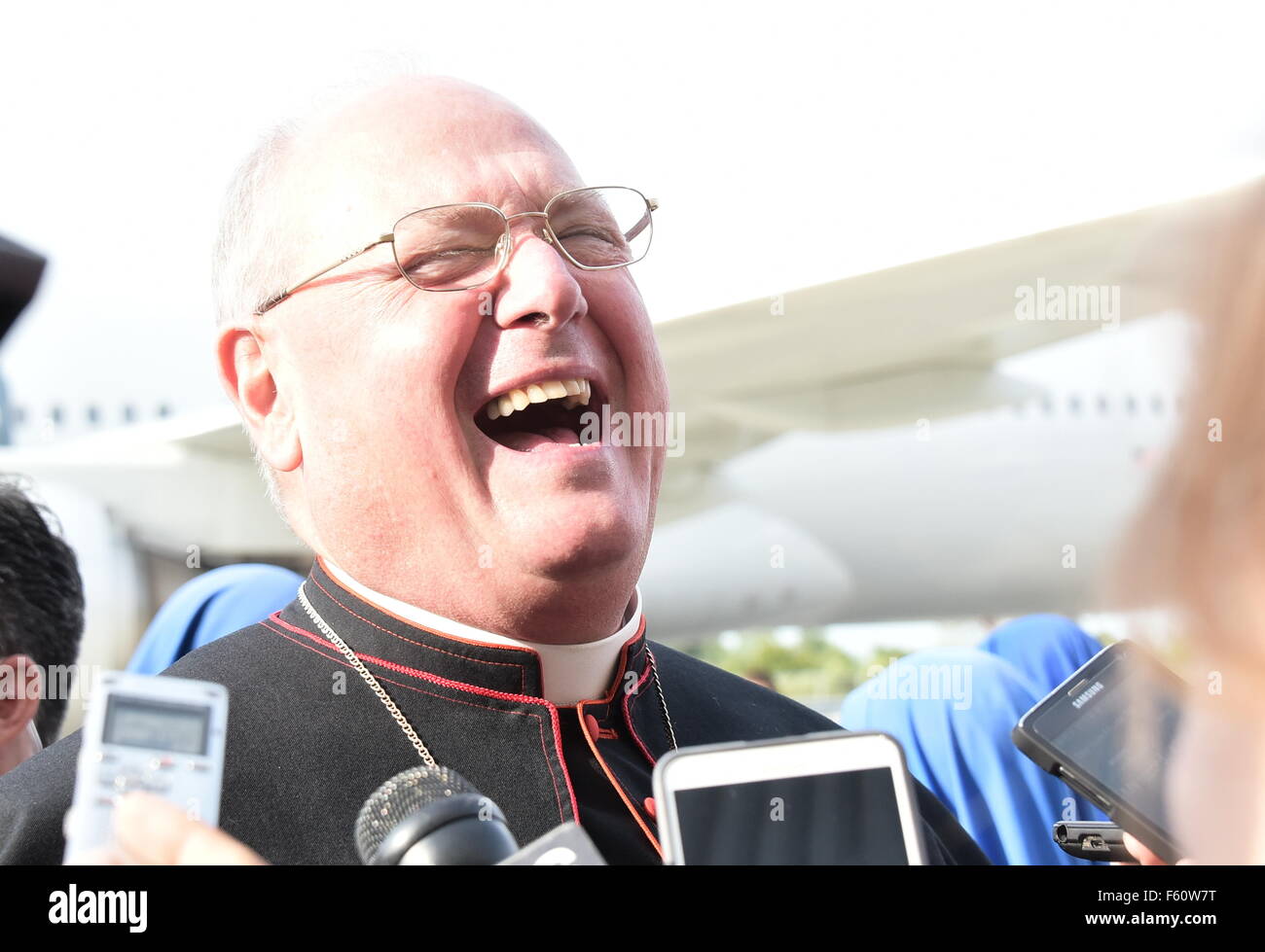 Pope Francis leaves New York City after his visit via John F. Kennedy ...