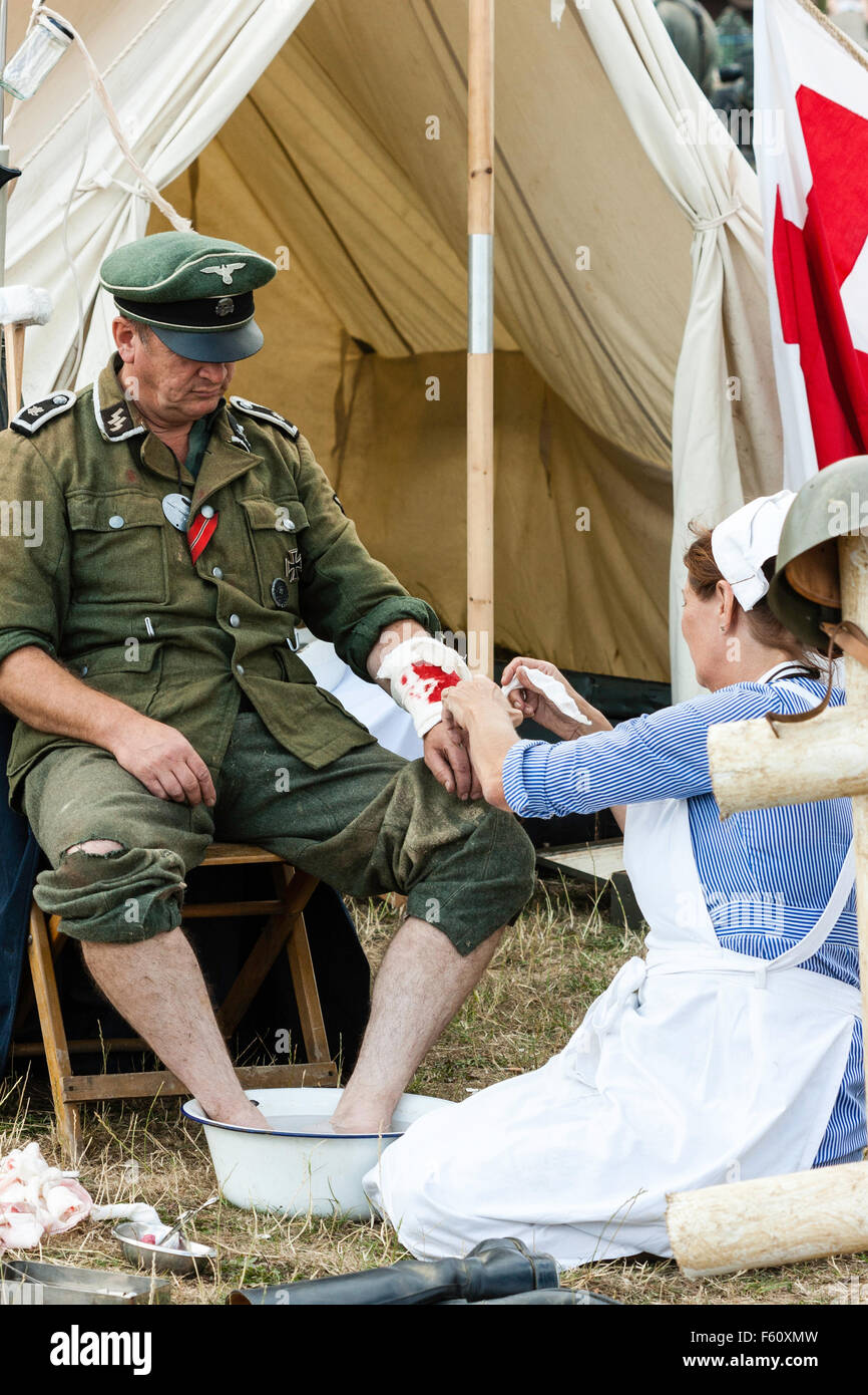 Medical tent ww2 hi-res stock photography and images - Alamy
