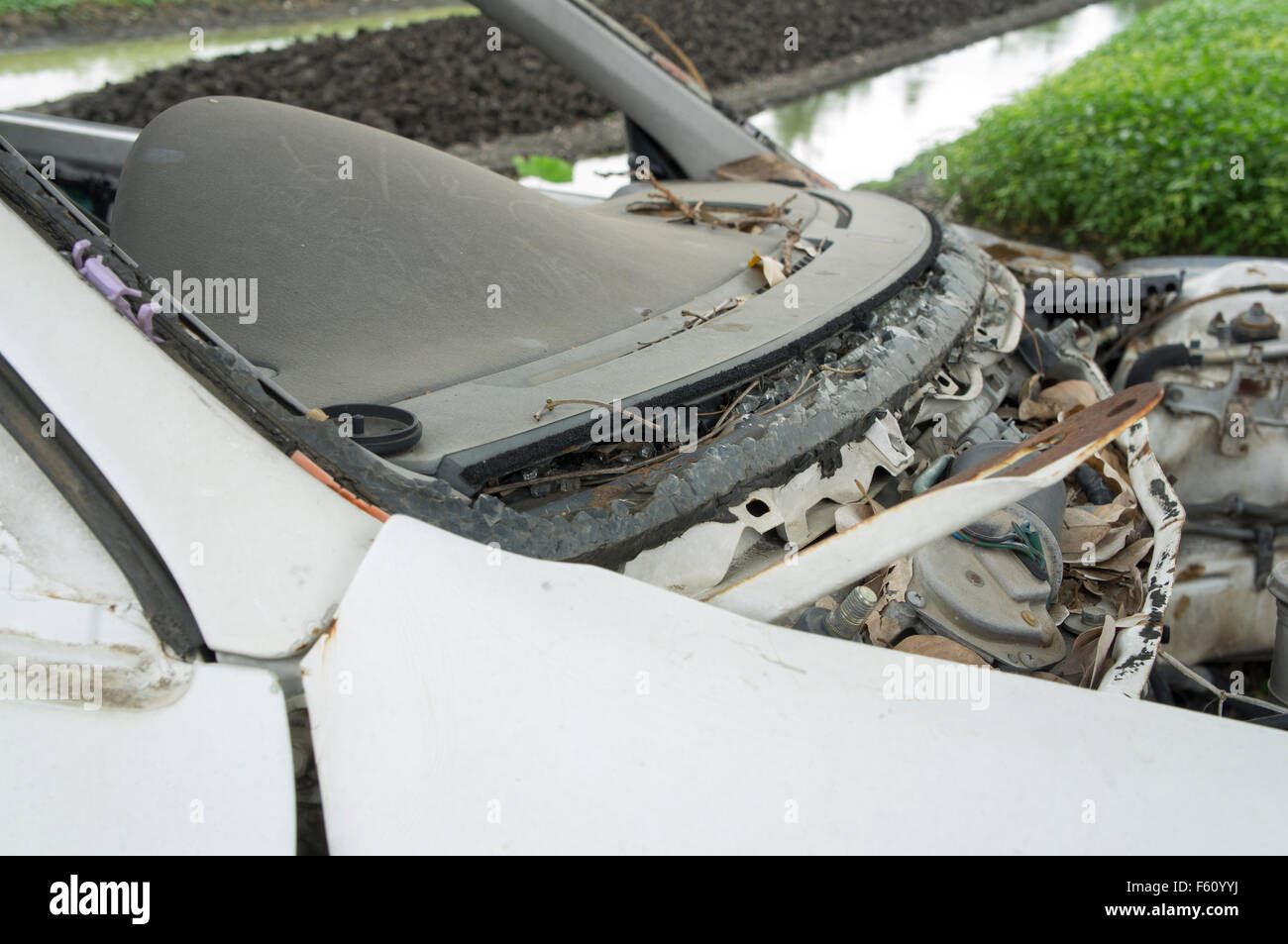 collision bare asphalt accident vehicle injury wires Stock Photo - Alamy