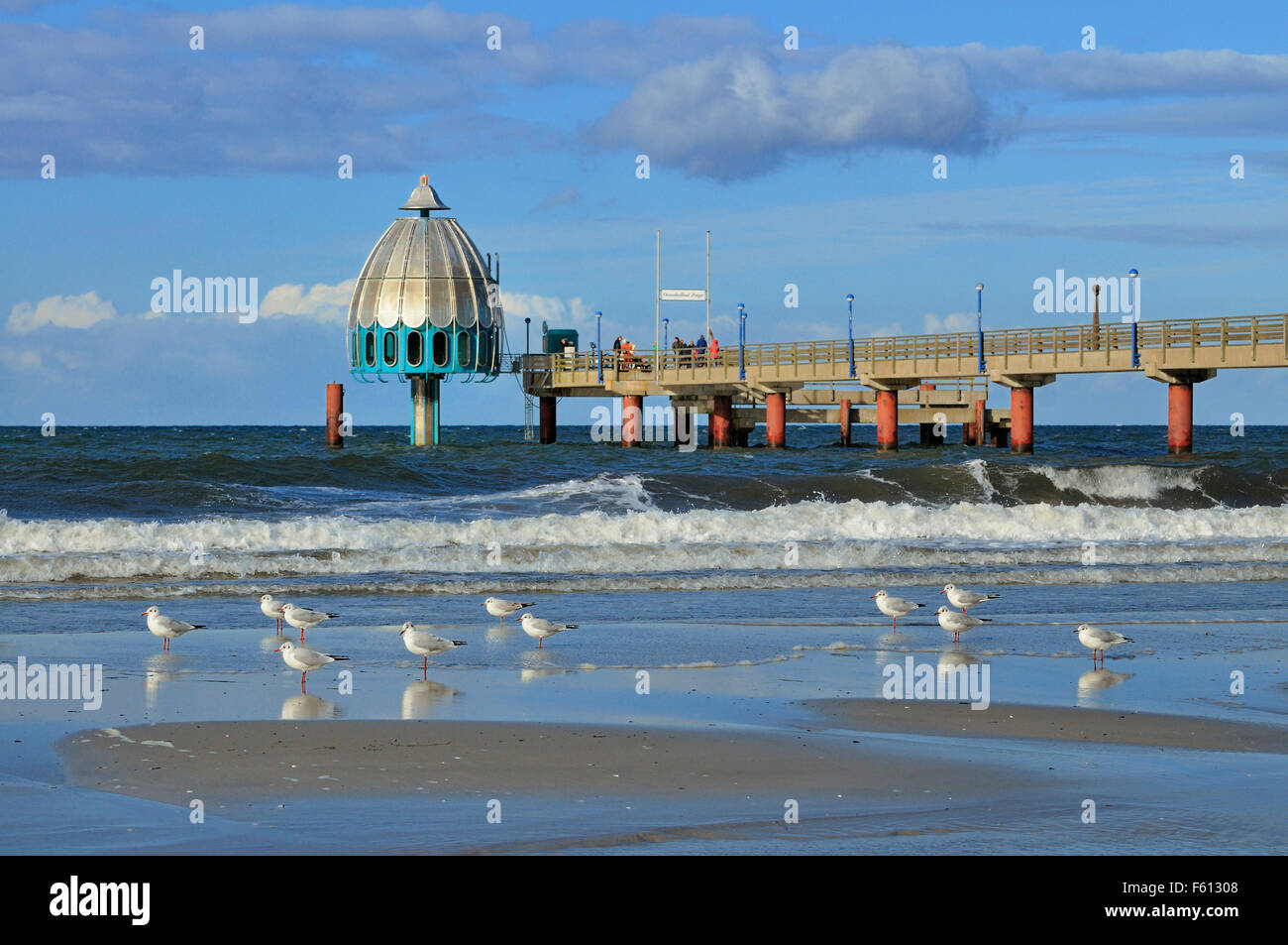 Diving gondola, Zingst peer, Fischland-Darß-Zingst, Mecklenburg ...