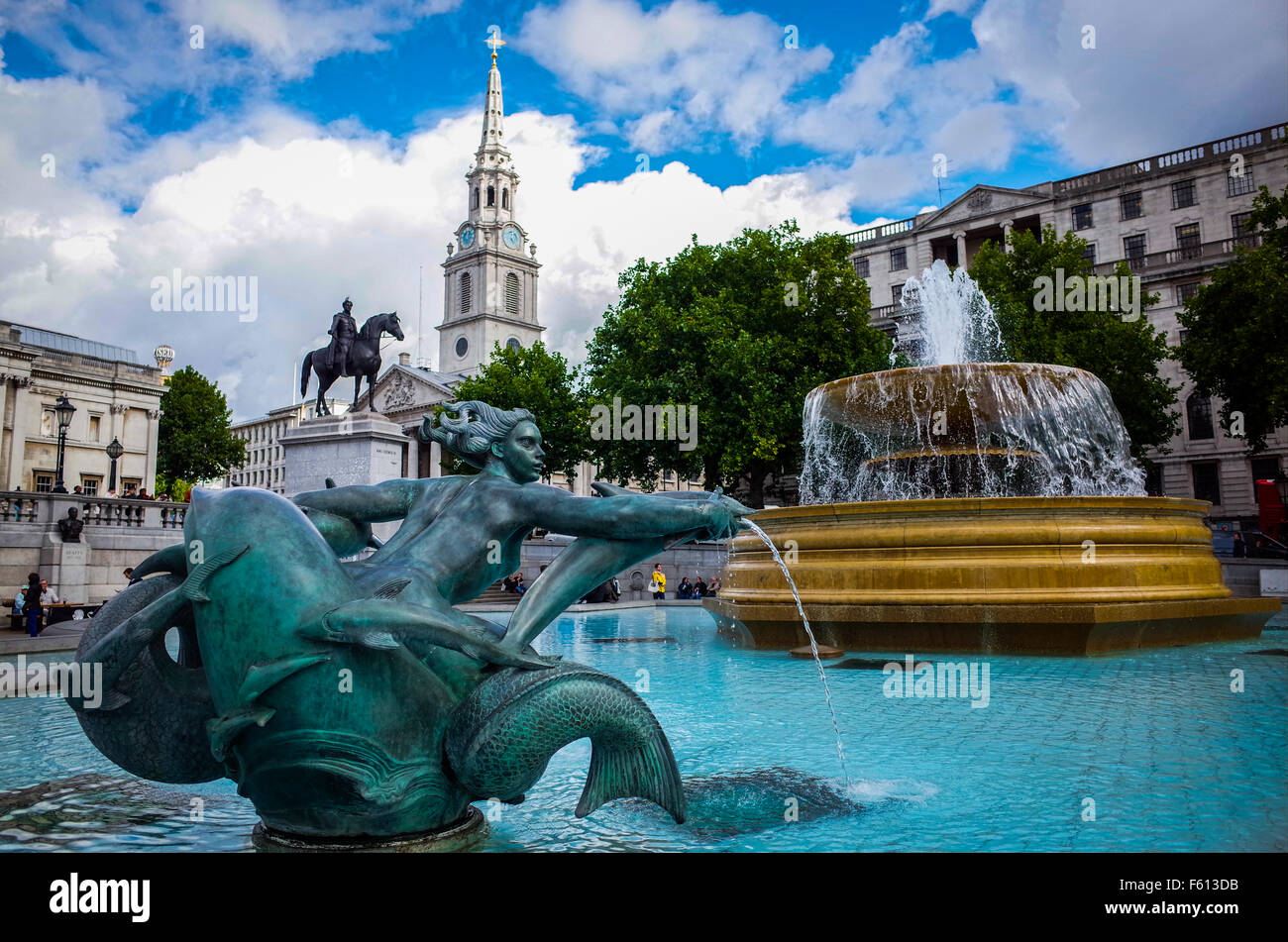 London fountain in Trafalgar Square Stock Photo - Alamy