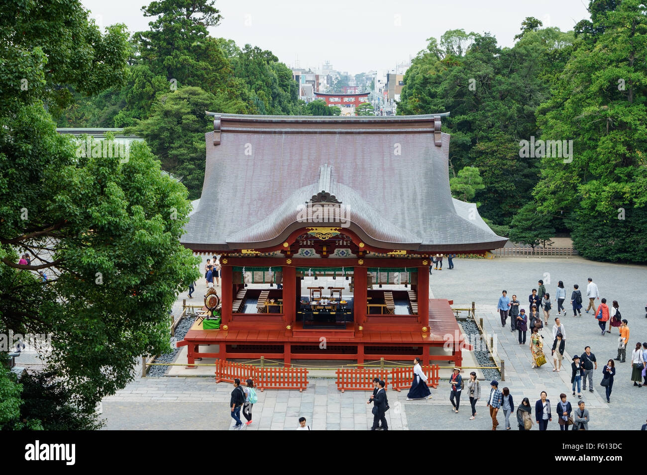 The Tsurugaoka Hachimangu Buddhist temple at Kamakura, Japan Stock ...