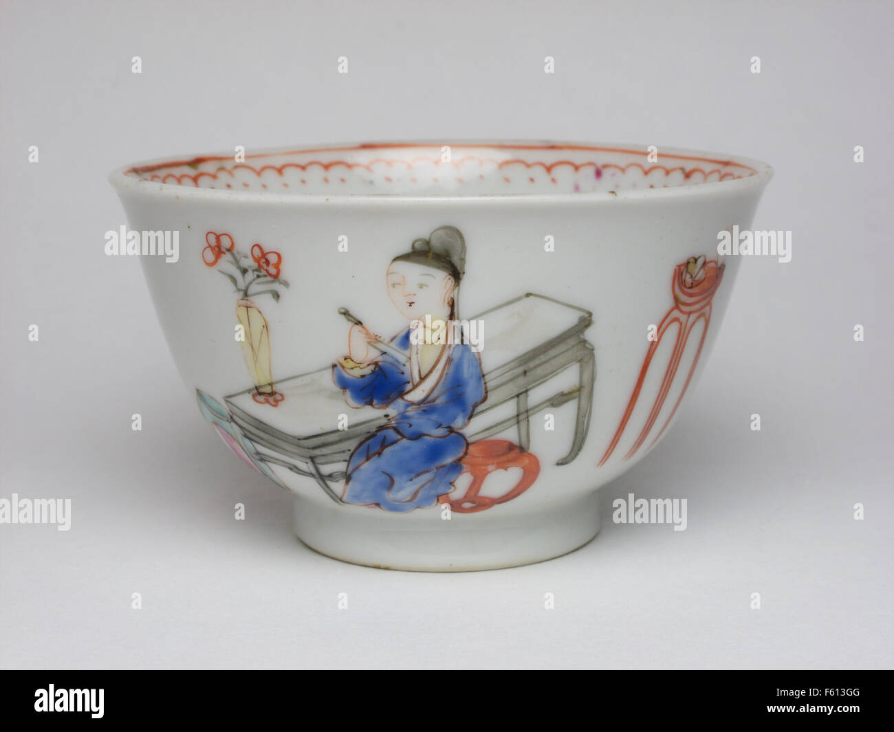 Antique Chinese porcelain tea bowl Stock Photo - Alamy