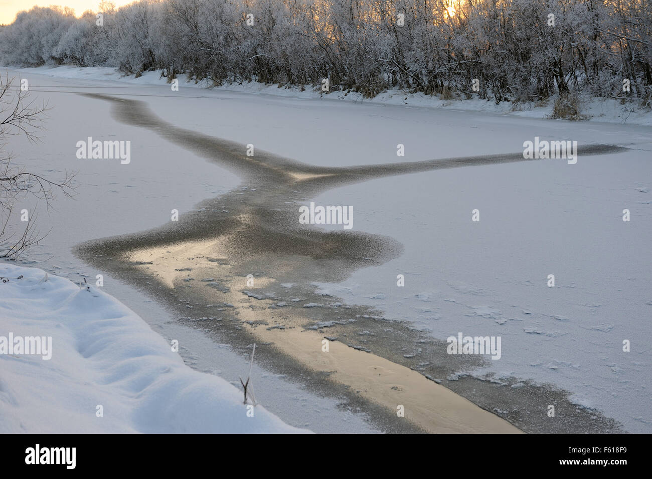 The river freezes in early winter Stock Photo - Alamy