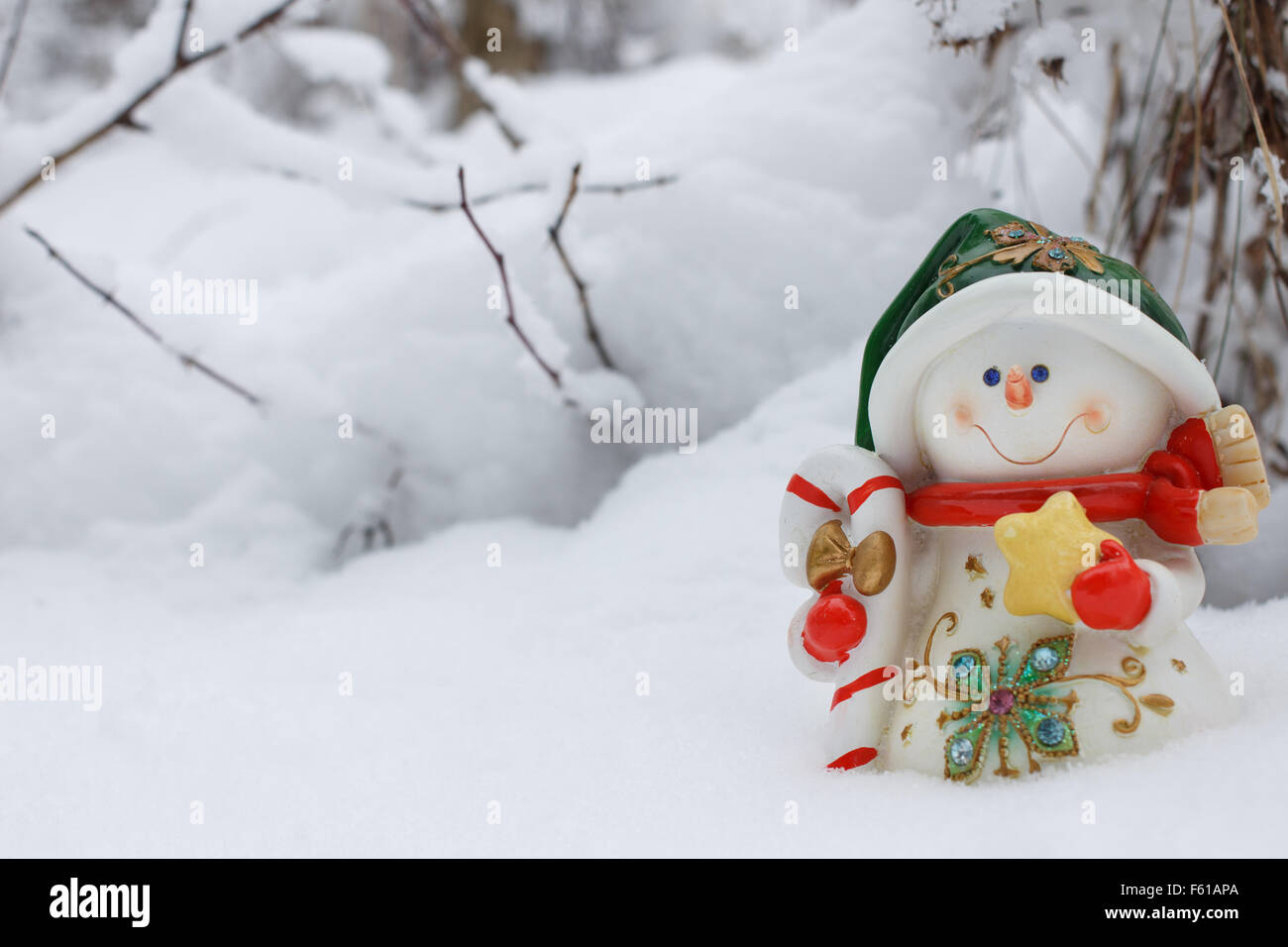 Outdoor nativity scene in snow hi-res stock photography and images - Alamy