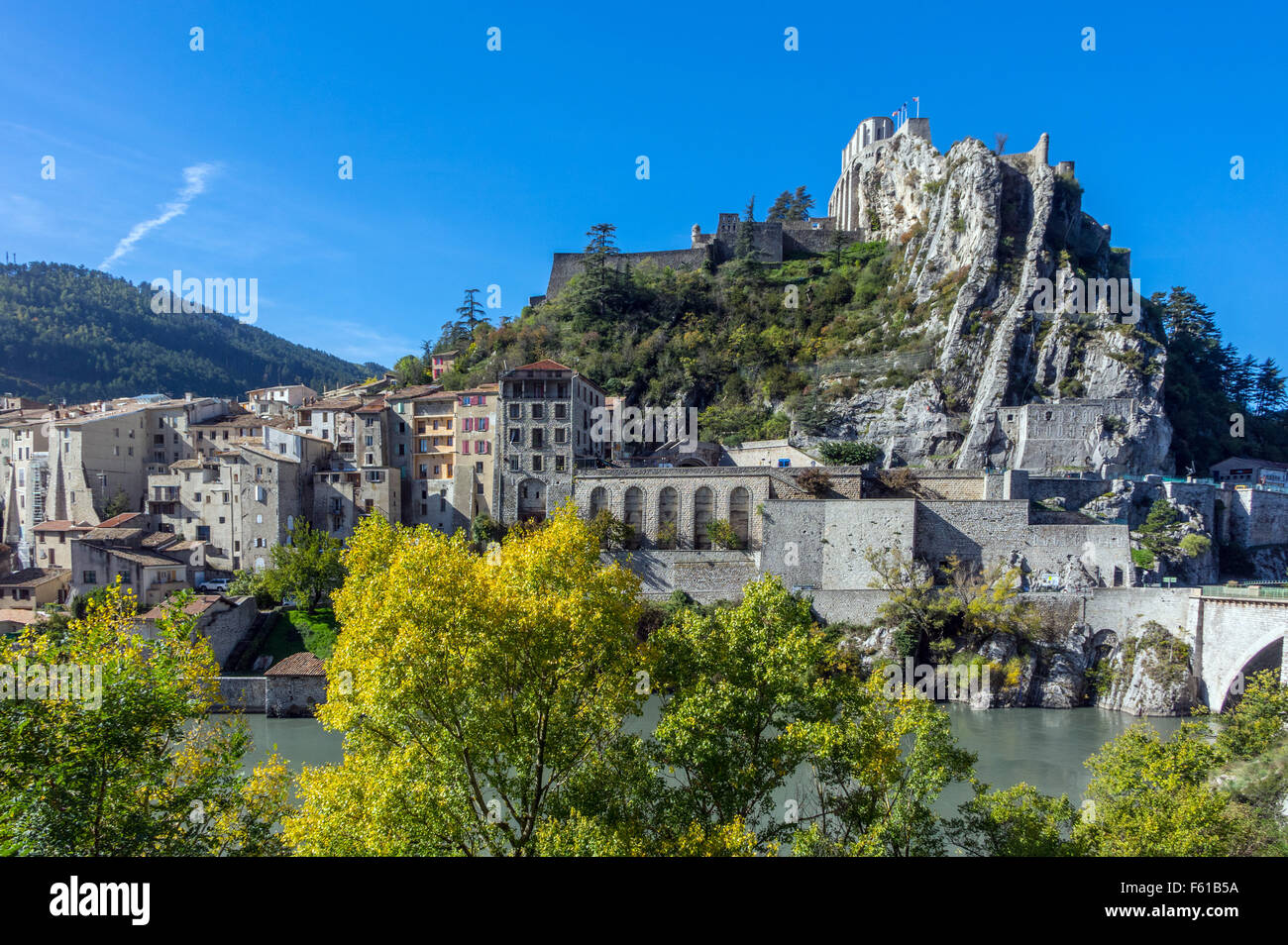 Old town of sisteron hi-res stock photography and images - Alamy