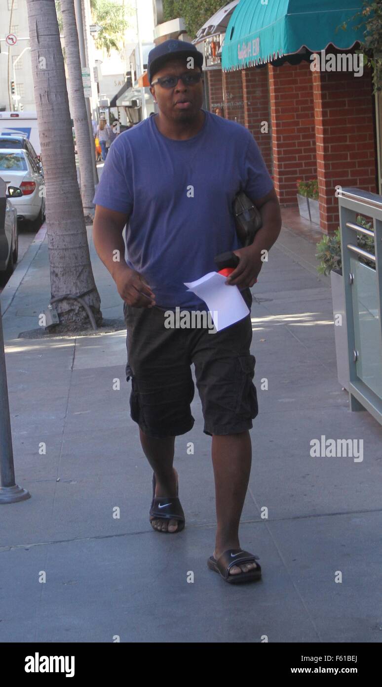 Legends actor Steve Harris goes shopping in Beverly Hills Featuring ...