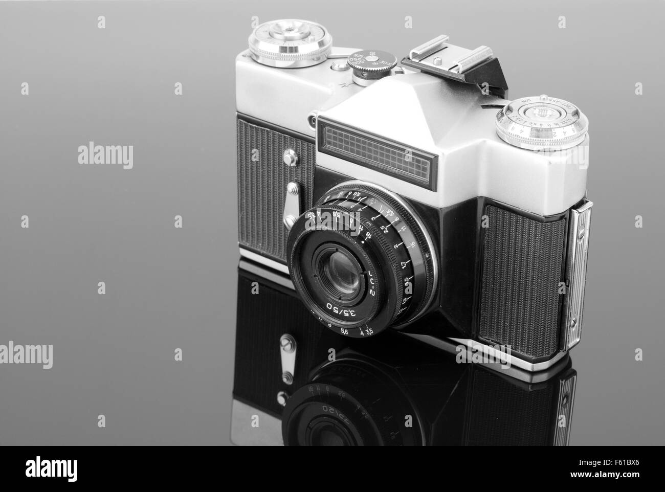 Reflective surface hi-res stock photography and images - Alamy